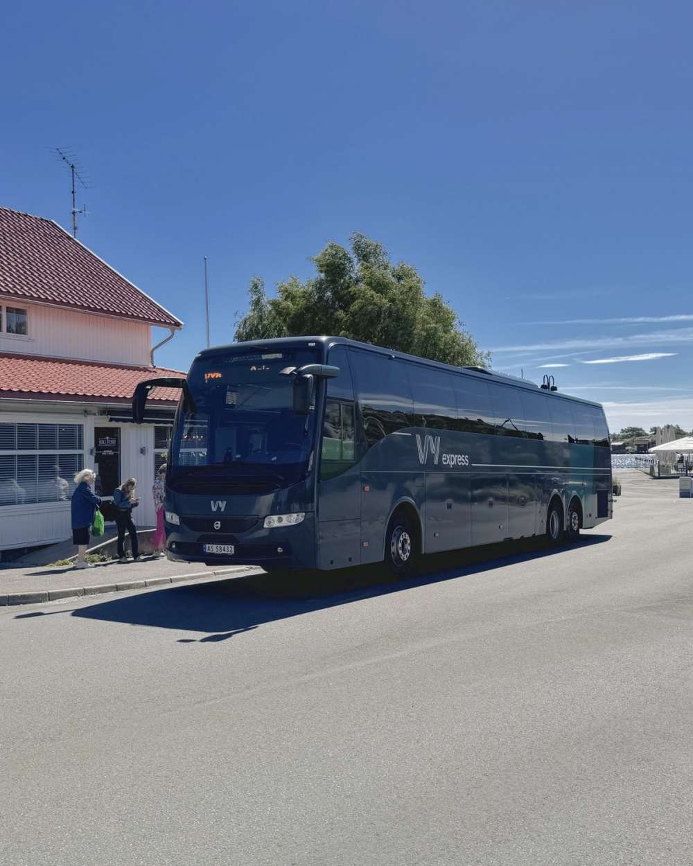 Enjoy summer in the Hvaler islands: Travel with Vy express | vy.no