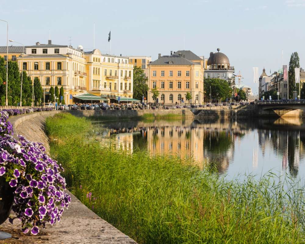 Tog mellom Oslo og Hamar | Billig | Togbilletter | vy.no